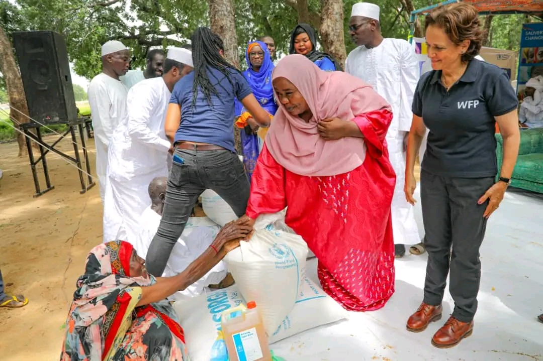 Inondations à N'Djamena : Le PAM offre 400 kits alimentaires aux ...